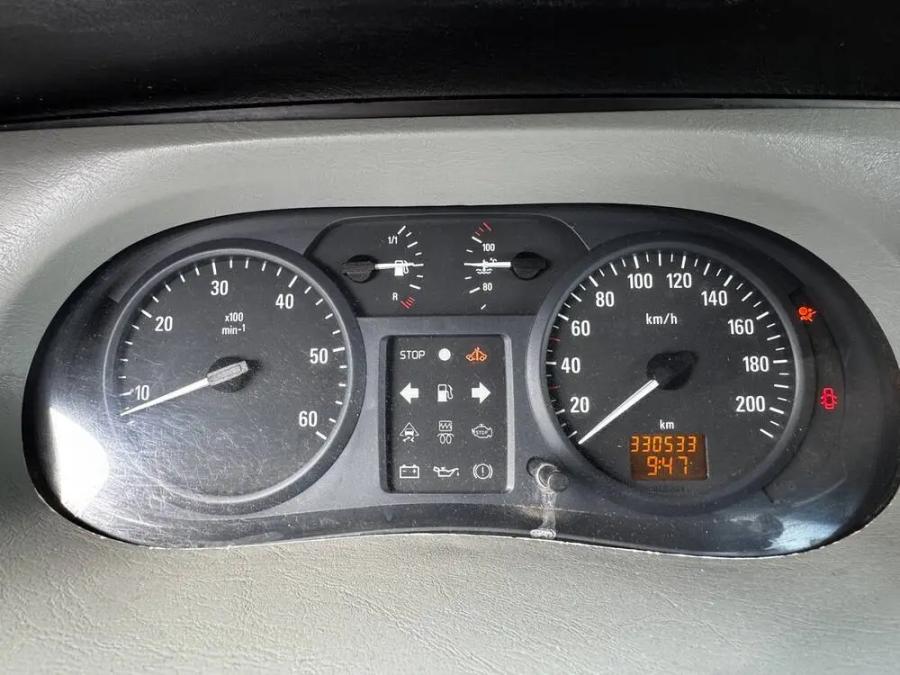 Sarkans Opel Vivaro 2005 Daugavpils, ar dzinēja tilpumu 1.90 L un nobraukumu 0 tūkst. km par 4590 €, foto 11 vietnē AUTOMOTO.COM.LV