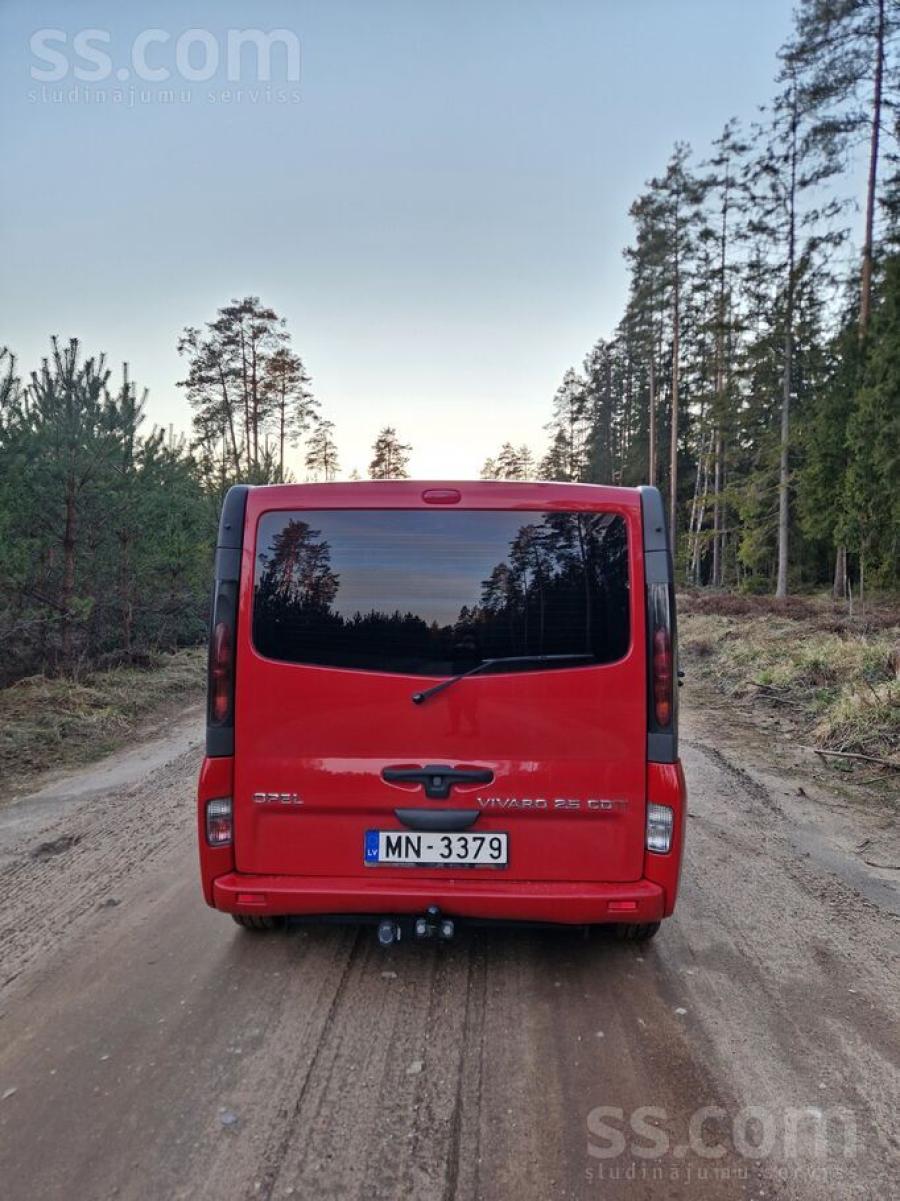Sarkans Opel Vivaro 2006 Rīga, ar dzinēja tilpumu 2.40 L un nobraukumu 293 tūkst. km par 5000 €, foto 7 vietnē AUTOMOTO.COM.LV