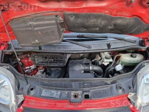 Sarkans Opel Vivaro 2006 Rīga, ar dzinēja tilpumu 2.40 L un nobraukumu 293 tūkst. km par 5000 €, foto 17 vietnē AUTOMOTO.COM.LV