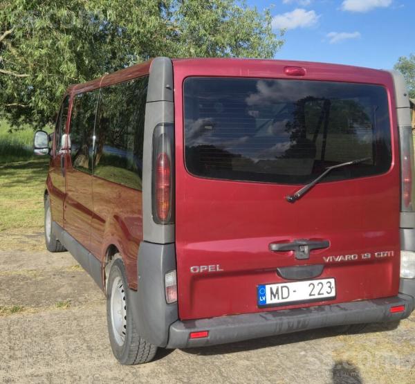 Red Opel Vivaro 2006 in Liepaja, with an engine capacity of 1.90 L and mileage of 418 thousand km for 4200 €, photo 5 on AUTOMOTO.COM.LV