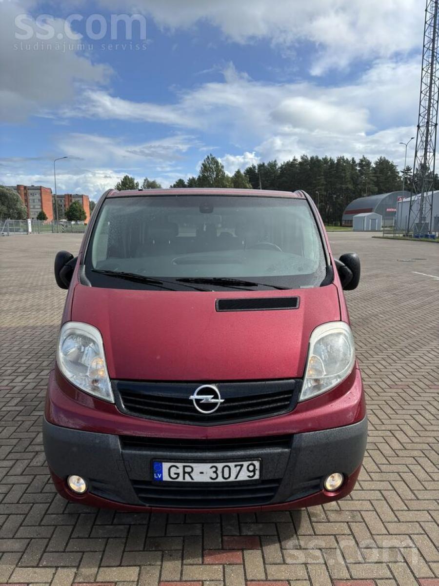 Red Opel Vivaro 2007 in Valmiera, with an engine capacity of 2.50 L and mileage of 420 thousand km for 5000 €, photo 2 on AUTOMOTO.COM.LV