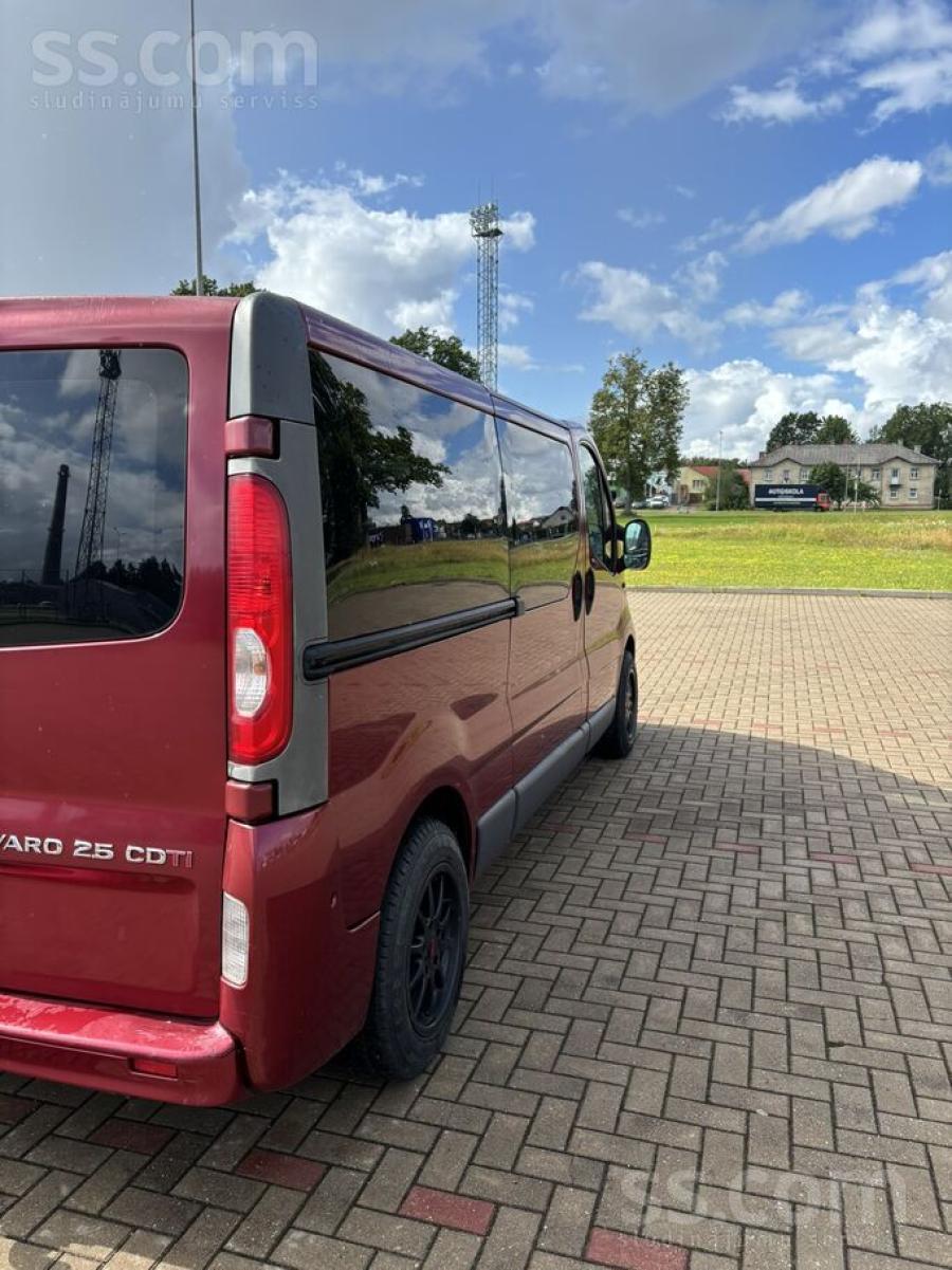 Red Opel Vivaro 2007 in Valmiera, with an engine capacity of 2.50 L and mileage of 420 thousand km for 5000 €, photo 6 on AUTOMOTO.COM.LV