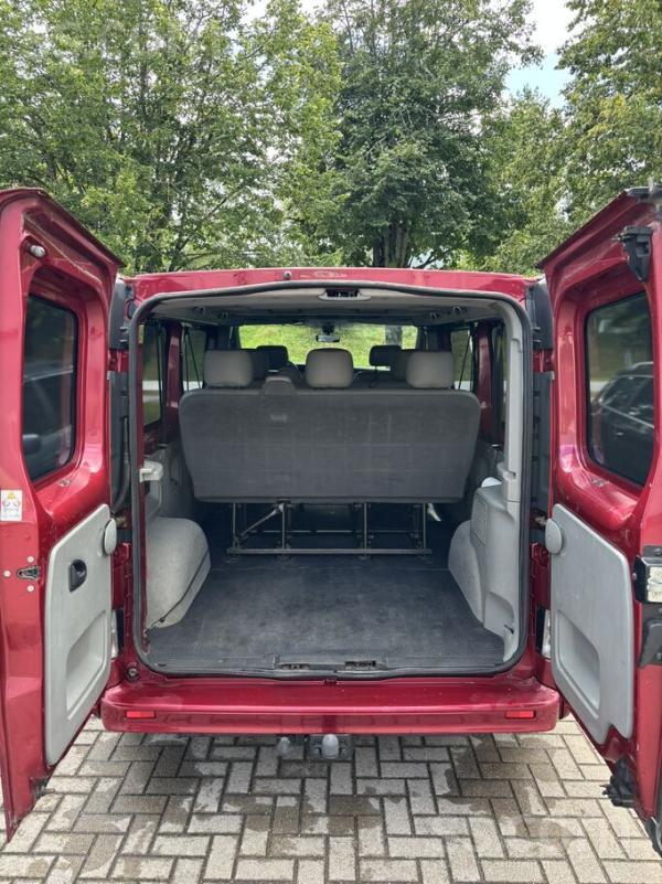 Sarkans Opel Vivaro 2007 Valmiera, ar dzinēja tilpumu 2.50 L un nobraukumu 420 tūkst. km par 5000 €, foto 7 vietnē AUTOMOTO.COM.LV