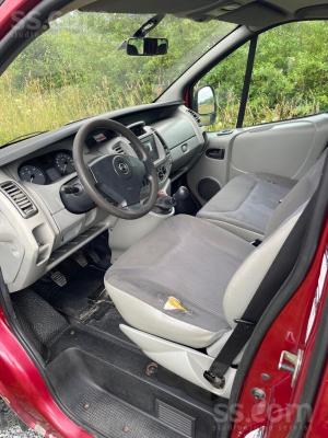 Red Opel Vivaro 2007 in Riga, with an engine capacity of 2.00 L and mileage of 461 thousand km for 5790 €, photo 5 on AUTOMOTO.COM.LV