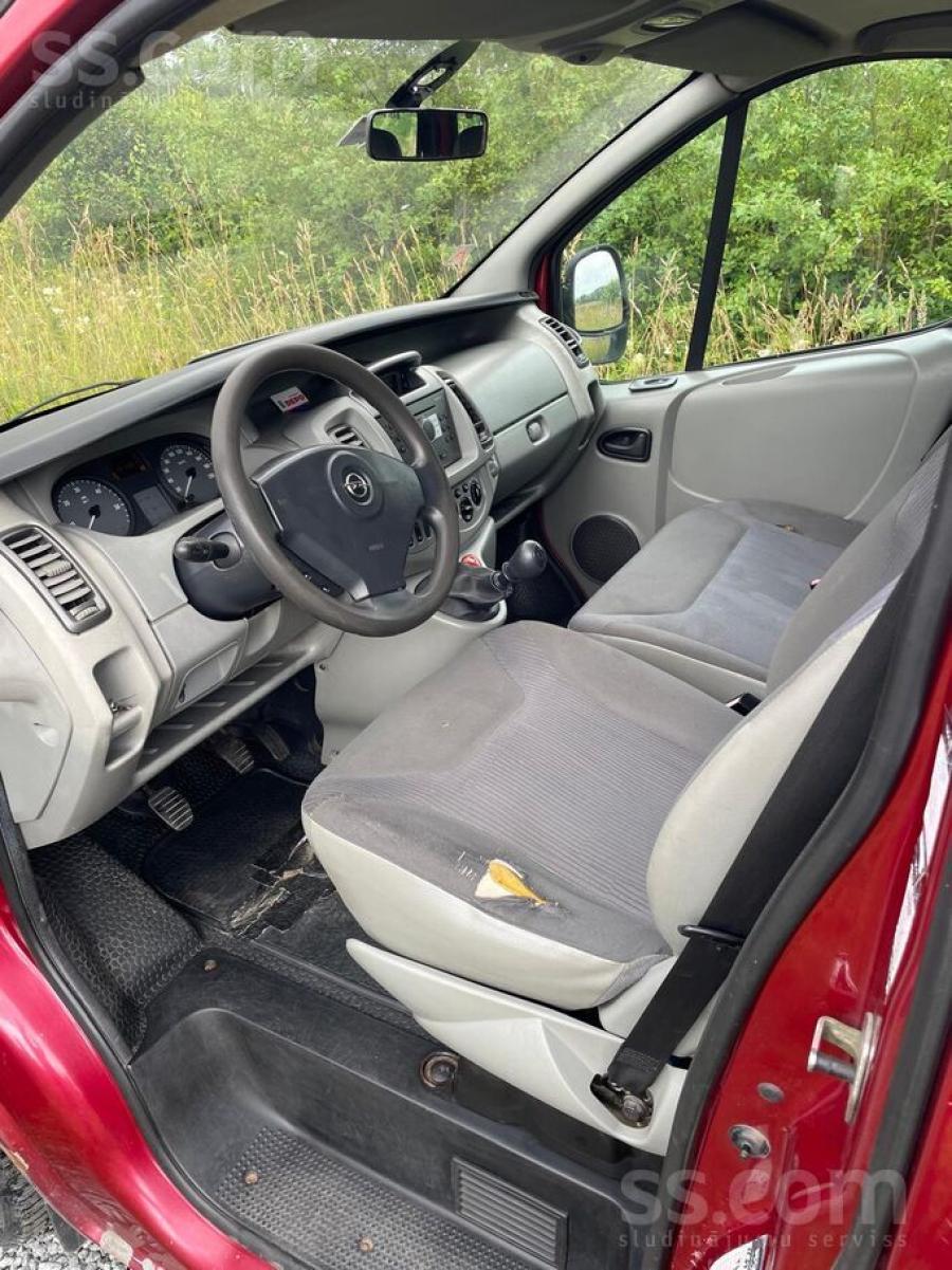 Red Opel Vivaro 2007 in Riga, with an engine capacity of 2.00 L and mileage of 461 thousand km for 5790 €, photo 5 on AUTOMOTO.COM.LV