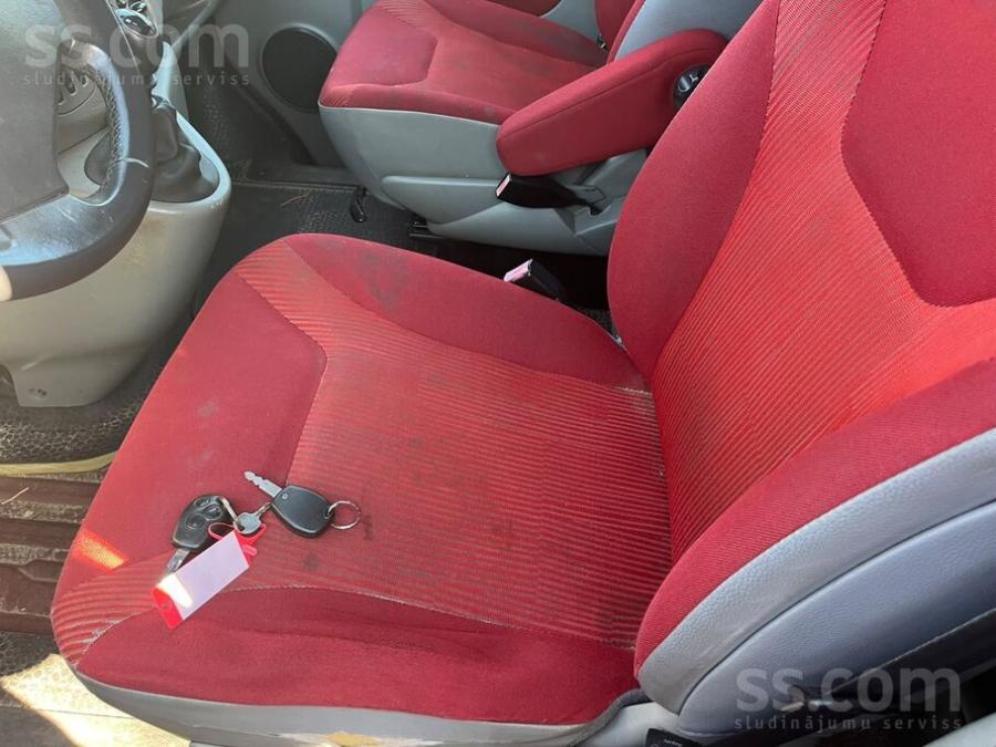 Red Opel Vivaro 2007 in Riga, with an engine capacity of 2.00 L and mileage of 0 thousand km for 6500 €, photo 13 on AUTOMOTO.COM.LV