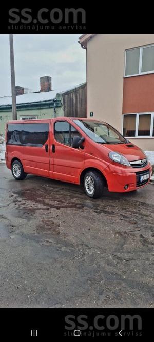 Sarkans Opel Vivaro 2011 Liepāja, ar dzinēja tilpumu 2.00 L un nobraukumu 248 tūkst. km par 7000 €, foto 3 vietnē AUTOMOTO.COM.LV