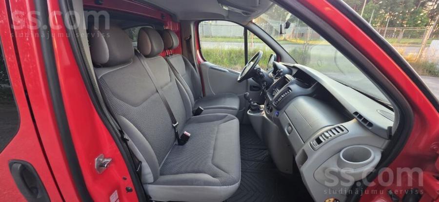 Red Opel Vivaro 2012 in Valmiera, with an engine capacity of 2.00 L and mileage of 233 thousand km for 6200 €, photo 11 on AUTOMOTO.COM.LV