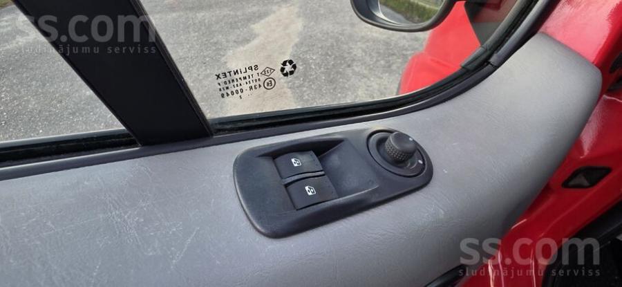 Red Opel Vivaro 2012 in Valmiera, with an engine capacity of 2.00 L and mileage of 233 thousand km for 6200 €, photo 14 on AUTOMOTO.COM.LV