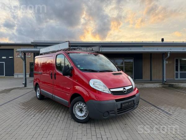 Red Opel Vivaro 2013 in Gulbene, with an engine capacity of 2.00 L and mileage of 241 thousand km for 5650 €, photo 3 on AUTOMOTO.COM.LV