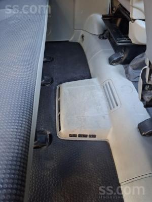 Sarkans Opel Vivaro 2013 Rīga, ar dzinēja tilpumu 2.00 L un nobraukumu 281 tūkst. km par 9578 €, foto 13 vietnē AUTOMOTO.COM.LV