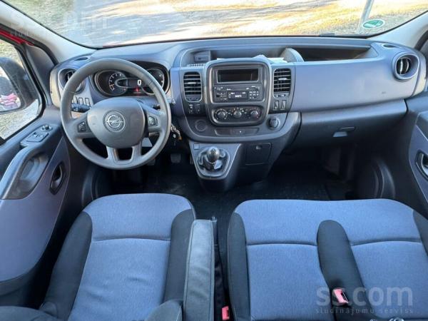 Red Opel Vivaro 2016 in Ogre, with an engine capacity of 1.60 L and mileage of 133 thousand km for 14200 €, photo 7 on AUTOMOTO.COM.LV
