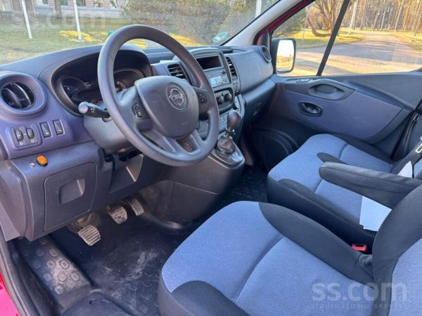 Red Opel Vivaro 2016 in Ogre, with an engine capacity of 1.60 L and mileage of 133 thousand km for 14200 €, photo 10 on AUTOMOTO.COM.LV