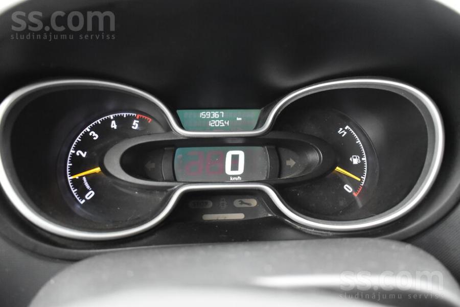 Red Opel Vivaro 2016 in Kuldiga, with an engine capacity of 1.60 L and mileage of 0 thousand km for 10990 €, photo 15 on AUTOMOTO.COM.LV