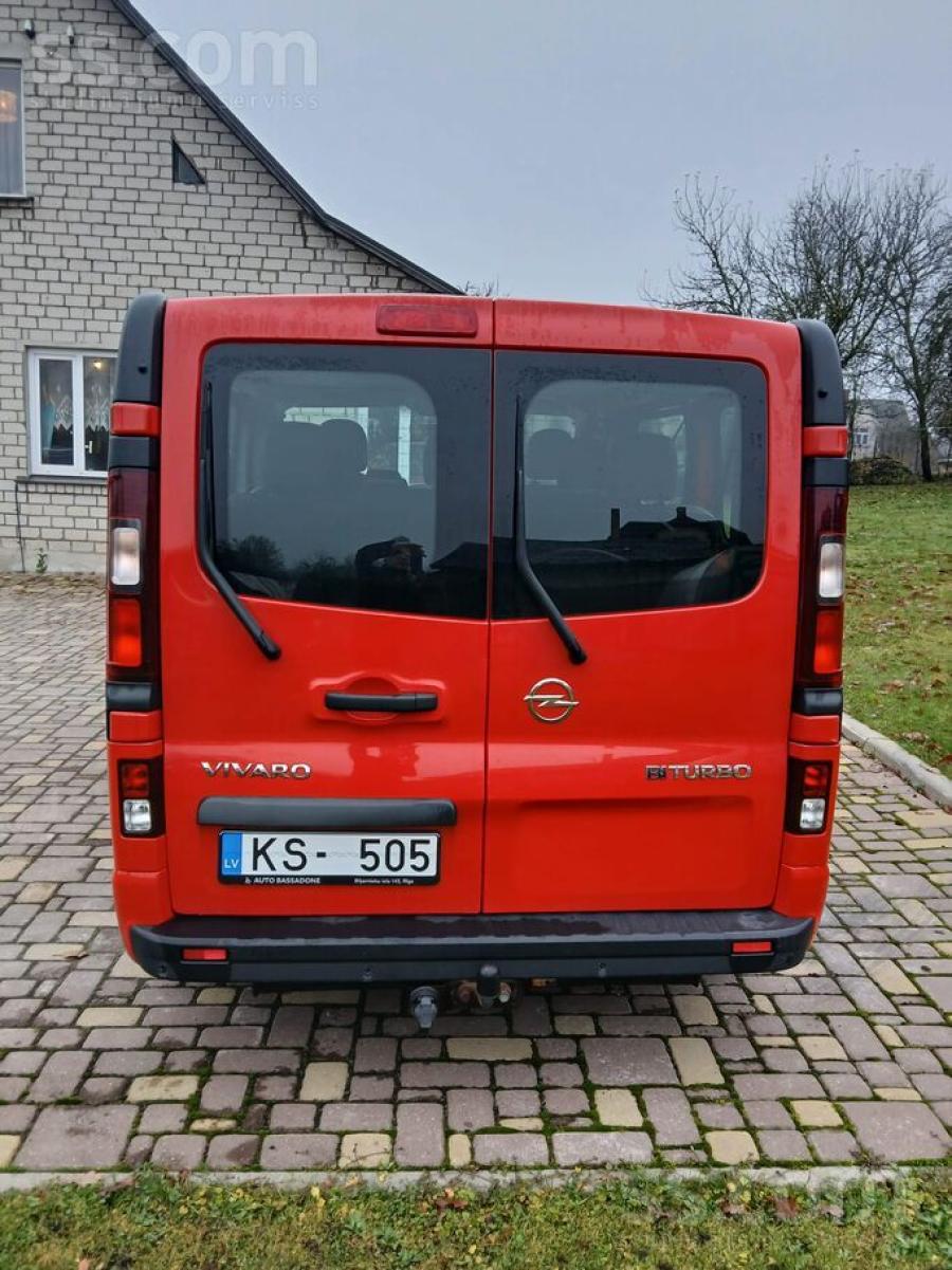 Red Opel Vivaro 2017 in Aluksne, with an engine capacity of 1.60 L and mileage of 172 thousand km for 12900 €, photo 4 on AUTOMOTO.COM.LV