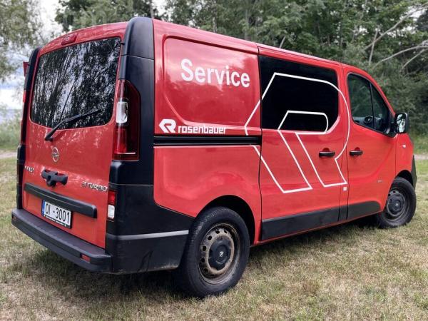 Sarkans Opel Vivaro 2017 Tukums, ar dzinēja tilpumu 1.60 L un nobraukumu 298 tūkst. km par 8100 €, foto 4 vietnē AUTOMOTO.COM.LV