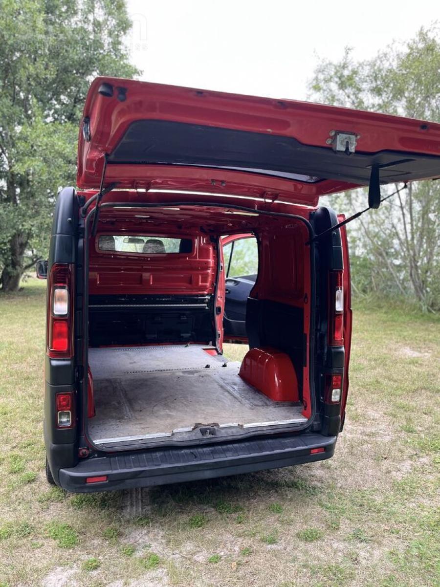 Sarkans Opel Vivaro 2017 Tukums, ar dzinēja tilpumu 1.60 L un nobraukumu 298 tūkst. km par 8100 €, foto 7 vietnē AUTOMOTO.COM.LV