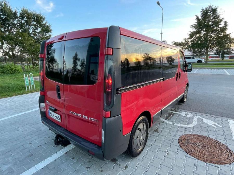 Sarkans Opel Vivaro 2004 Panevēža, ar dzinēja tilpumu 2.46 L un nobraukumu 322 tūkst. km par 3750 €, foto 5 vietnē AUTOMOTO.COM.LV