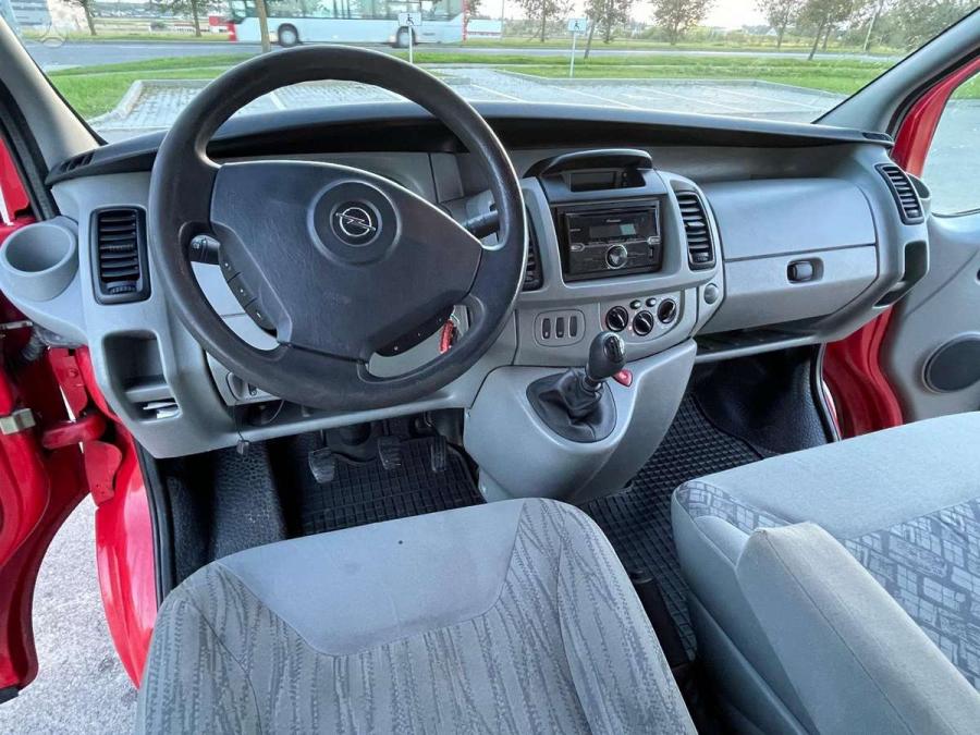 Sarkans Opel Vivaro 2004 Panevēža, ar dzinēja tilpumu 2.46 L un nobraukumu 322 tūkst. km par 3750 €, foto 9 vietnē AUTOMOTO.COM.LV