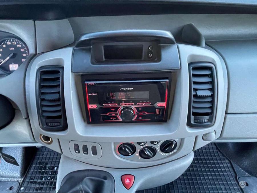 Sarkans Opel Vivaro 2004 Panevēža, ar dzinēja tilpumu 2.46 L un nobraukumu 322 tūkst. km par 3750 €, foto 11 vietnē AUTOMOTO.COM.LV