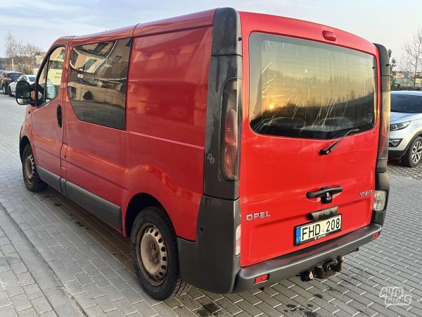 Red Opel Vivaro 2006 in Vilnius, with an engine capacity of 1.90 L and mileage of 221 thousand km for 2600 €, photo 3 on AUTOMOTO.COM.LV