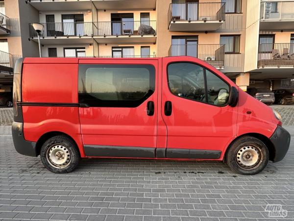 Red Opel Vivaro 2006 in Vilnius, with an engine capacity of 1.90 L and mileage of 221 thousand km for 2600 €, photo 5 on AUTOMOTO.COM.LV