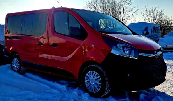Red Opel Vivaro 2016 in Kretinga, with an engine capacity of 1.60 L and mileage of 189 thousand km for 12950 €, photo 3 on AUTOMOTO.COM.LV