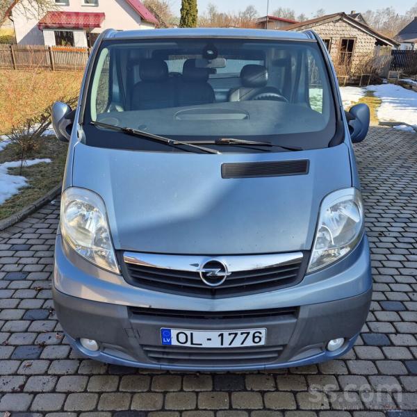 Opel Vivaro 2007 in Riga, with an engine capacity of 2.50 L and mileage of 356 thousand km for 4950 €, photo 2 on AUTOMOTO.COM.LV