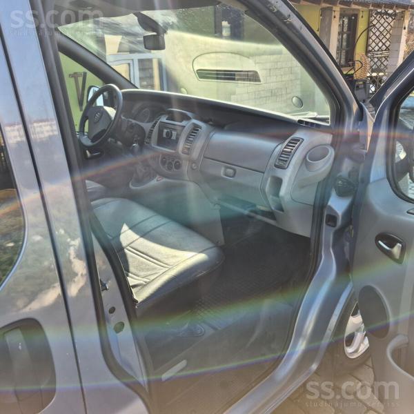 Opel Vivaro 2007 in Riga, with an engine capacity of 2.50 L and mileage of 356 thousand km for 4950 €, photo 9 on AUTOMOTO.COM.LV