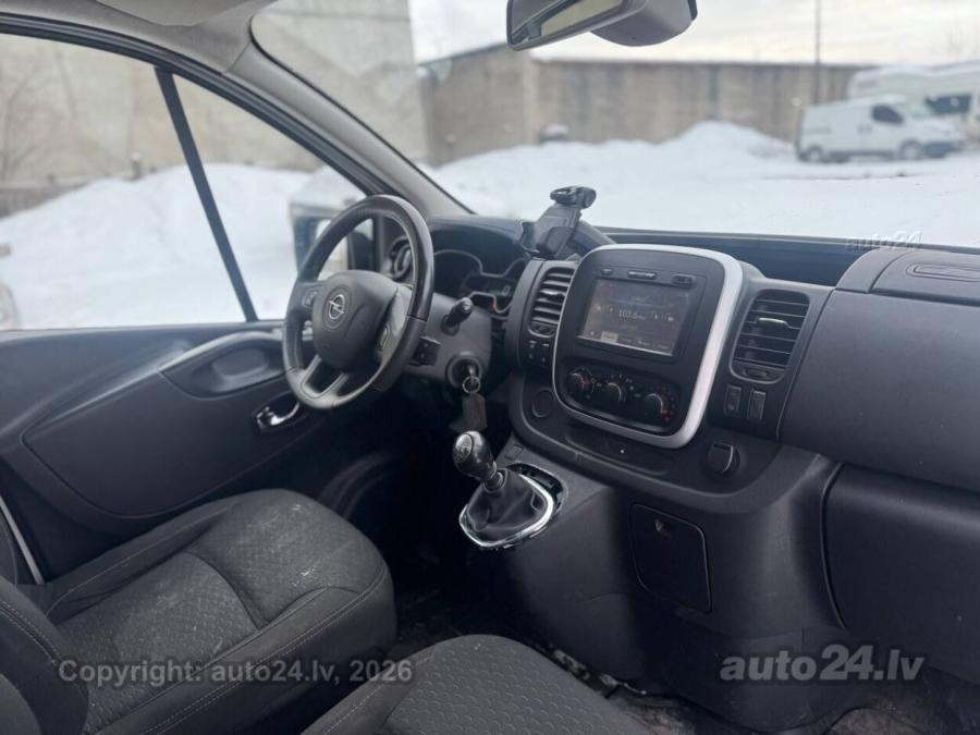 Opel Vivaro 2014 in Narva, with an engine capacity of 1.60 L and mileage of 257 thousand km for 6990 €, photo 5 on AUTOMOTO.COM.LV