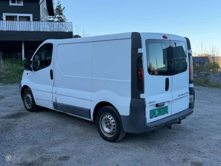 Balts Opel Vivaro 2002 Jonava, ar dzinēja tilpumu 1.87 L un nobraukumu 250 tūkst. km par 1200 €, foto 6 vietnē AUTOMOTO.COM.LV
