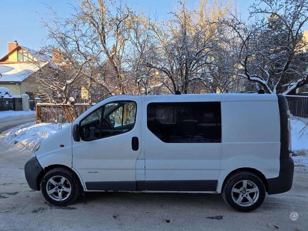 White Opel Vivaro 2004 in Vilnius, with an engine capacity of 1.90 L and mileage of 301 thousand km for 2200 €, photo 5 on AUTOMOTO.COM.LV