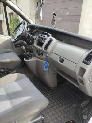 White Opel Vivaro 2004 in Radviliskis, with an engine capacity of 1.90 L and mileage of 387 thousand km for 2700 €, photo 8 on AUTOMOTO.COM.LV