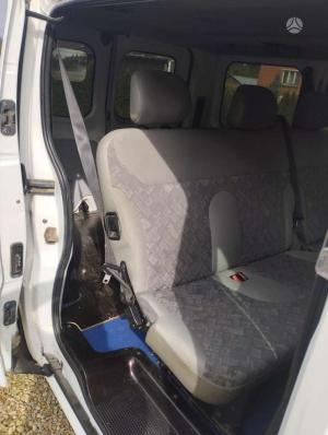 White Opel Vivaro 2004 in Radviliskis, with an engine capacity of 1.90 L and mileage of 387 thousand km for 2700 €, photo 11 on AUTOMOTO.COM.LV