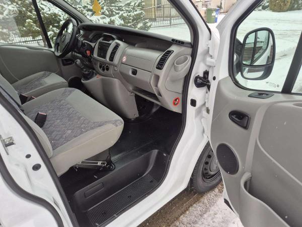 Balts Opel Vivaro 2005 Marijampole, ar dzinēja tilpumu 1.90 L un nobraukumu 265 tūkst. km par 6150 €, foto 10 vietnē AUTOMOTO.COM.LV