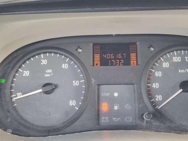 Balts Opel Vivaro 2005 Kauņa, ar dzinēja tilpumu 1.87 L un nobraukumu 406 tūkst. km par 3300 €, foto 4 vietnē AUTOMOTO.COM.LV