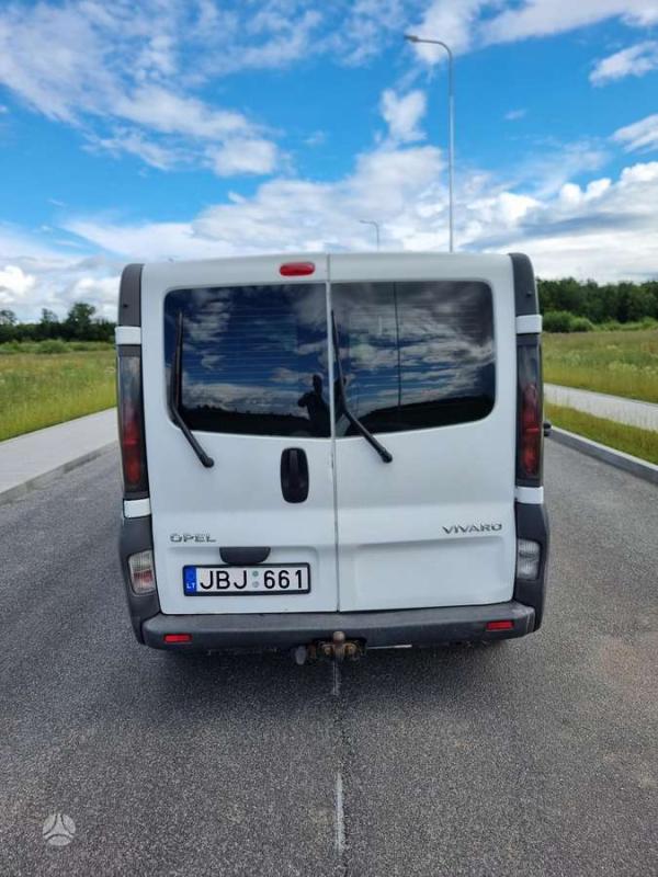 Balts Opel Vivaro 2005 Kauņa, ar dzinēja tilpumu 1.87 L un nobraukumu 406 tūkst. km par 3300 €, foto 5 vietnē AUTOMOTO.COM.LV