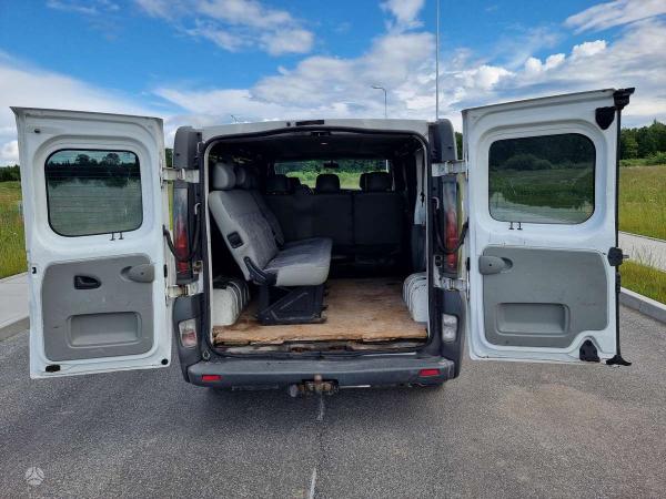 Balts Opel Vivaro 2005 Kauņa, ar dzinēja tilpumu 1.87 L un nobraukumu 406 tūkst. km par 3300 €, foto 6 vietnē AUTOMOTO.COM.LV