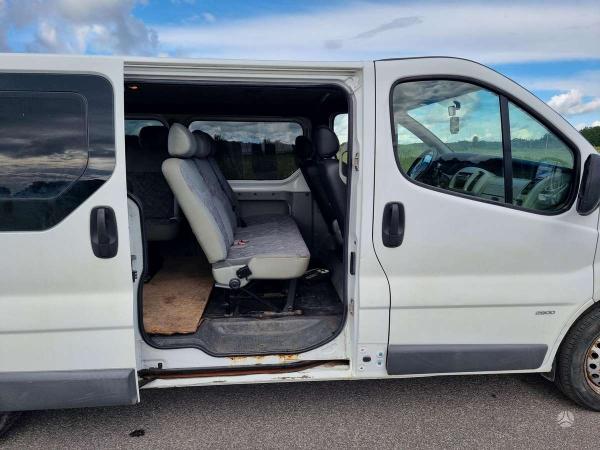 Balts Opel Vivaro 2005 Kauņa, ar dzinēja tilpumu 1.87 L un nobraukumu 406 tūkst. km par 3300 €, foto 8 vietnē AUTOMOTO.COM.LV