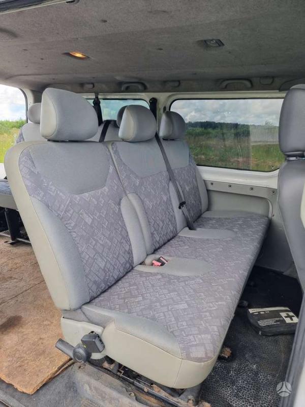 Balts Opel Vivaro 2005 Kauņa, ar dzinēja tilpumu 1.87 L un nobraukumu 406 tūkst. km par 3300 €, foto 9 vietnē AUTOMOTO.COM.LV