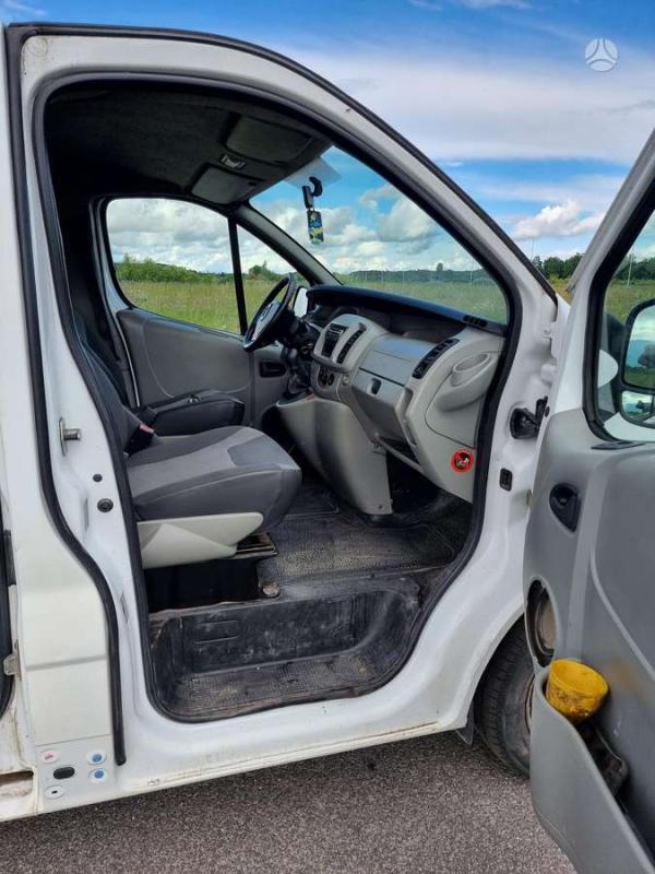 Balts Opel Vivaro 2005 Kauņa, ar dzinēja tilpumu 1.87 L un nobraukumu 406 tūkst. km par 3300 €, foto 10 vietnē AUTOMOTO.COM.LV
