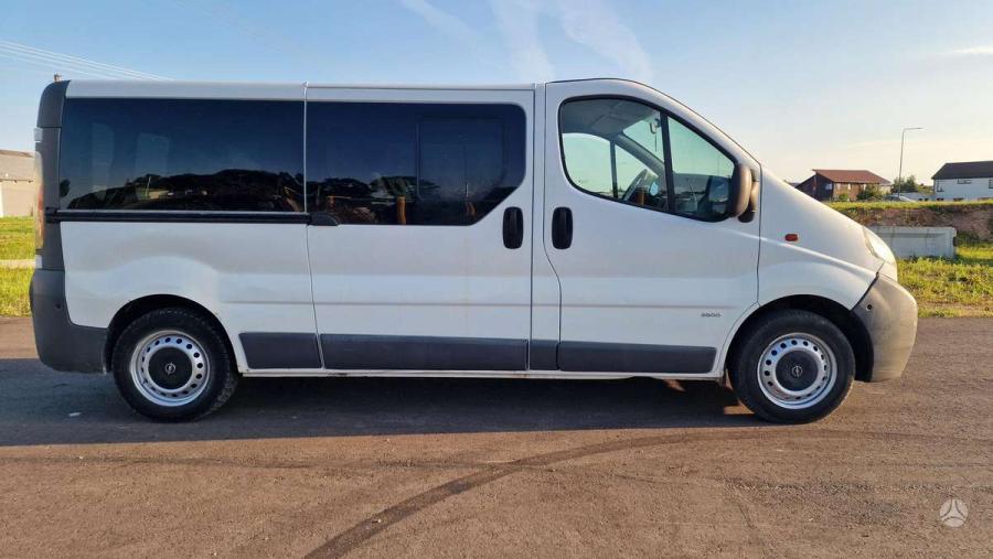 Balts Opel Vivaro 2005 Kauņa, ar dzinēja tilpumu 1.87 L un nobraukumu 408 tūkst. km par 3690 €, foto 6 vietnē AUTOMOTO.COM.LV