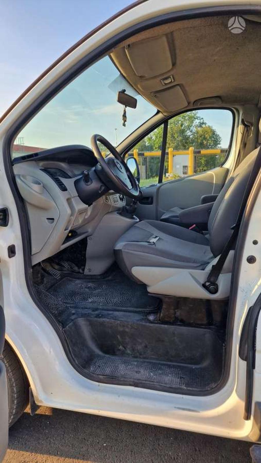 Balts Opel Vivaro 2005 Kauņa, ar dzinēja tilpumu 1.87 L un nobraukumu 408 tūkst. km par 3690 €, foto 13 vietnē AUTOMOTO.COM.LV