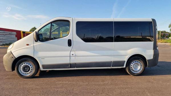 White Opel Vivaro 2005 in Kaunas, with an engine capacity of 1.87 L and mileage of 408 thousand km for 3390 €, photo 3 on AUTOMOTO.COM.LV