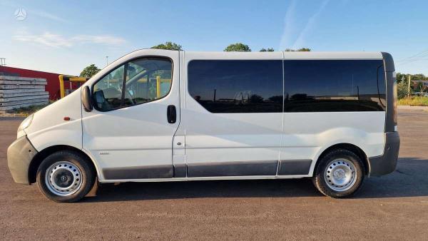 Opel Vivaro 2005 in Kaunas on AUTOMOTO.COM.LV White Opel Vivaro 2005 in Kaunas, with an engine capacity of 1.87 L and mileage of 408 thousand km for 3300 β¬, photo 5 on AUTOMOTO.COM.LV