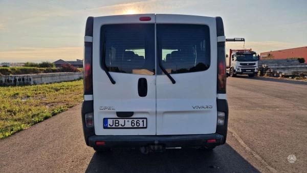 Opel Vivaro 2005 in Kaunas on AUTOMOTO.COM.LV White Opel Vivaro 2005 in Kaunas, with an engine capacity of 1.87 L and mileage of 408 thousand km for 3300 β¬, photo 10 on AUTOMOTO.COM.LV