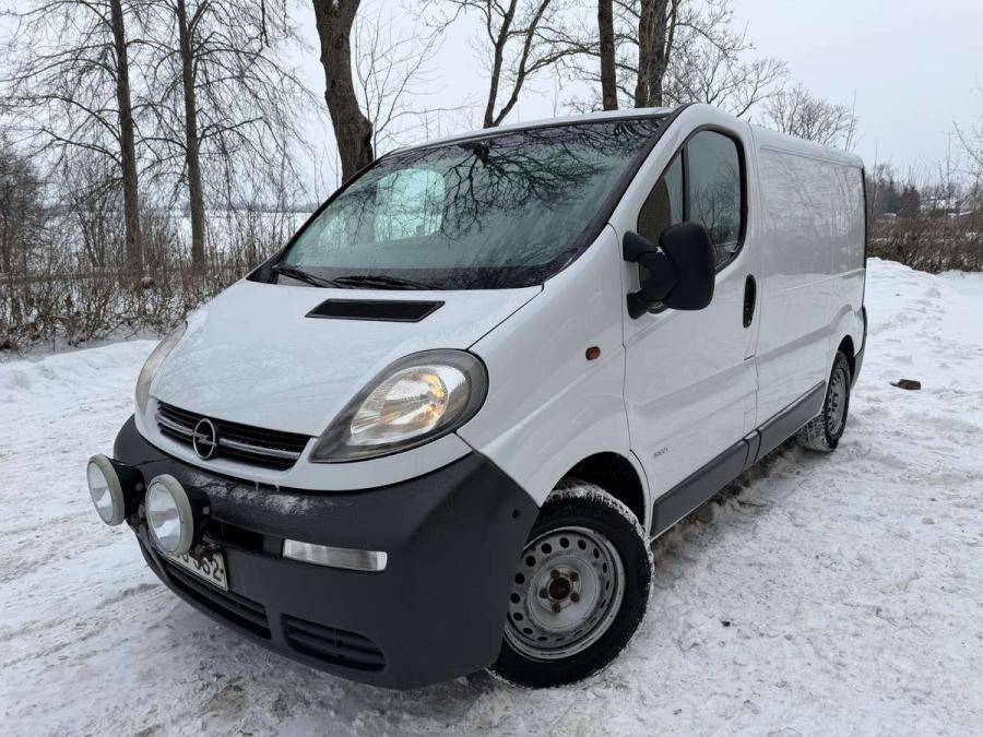 White Opel Vivaro 2006 in Kelme, with an engine capacity of 1.60 L and mileage of 379 thousand km for 3200 €, photo 1 on AUTOMOTO.COM.LV