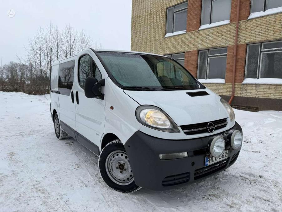 White Opel Vivaro 2006 in Kelme, with an engine capacity of 1.60 L and mileage of 379 thousand km for 3200 €, photo 4 on AUTOMOTO.COM.LV