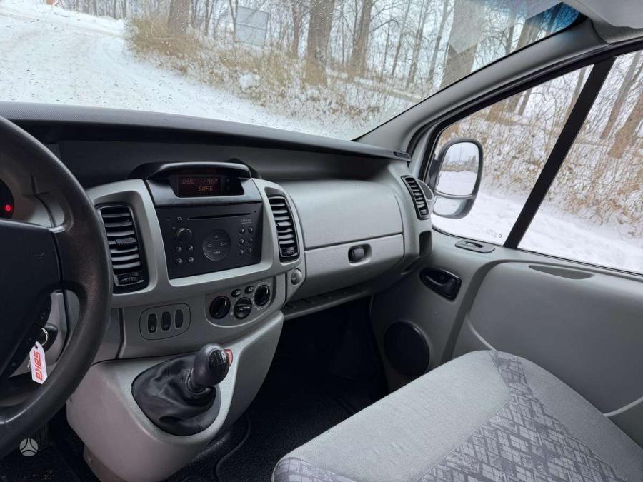 White Opel Vivaro 2006 in Kelme, with an engine capacity of 1.60 L and mileage of 379 thousand km for 3200 €, photo 17 on AUTOMOTO.COM.LV