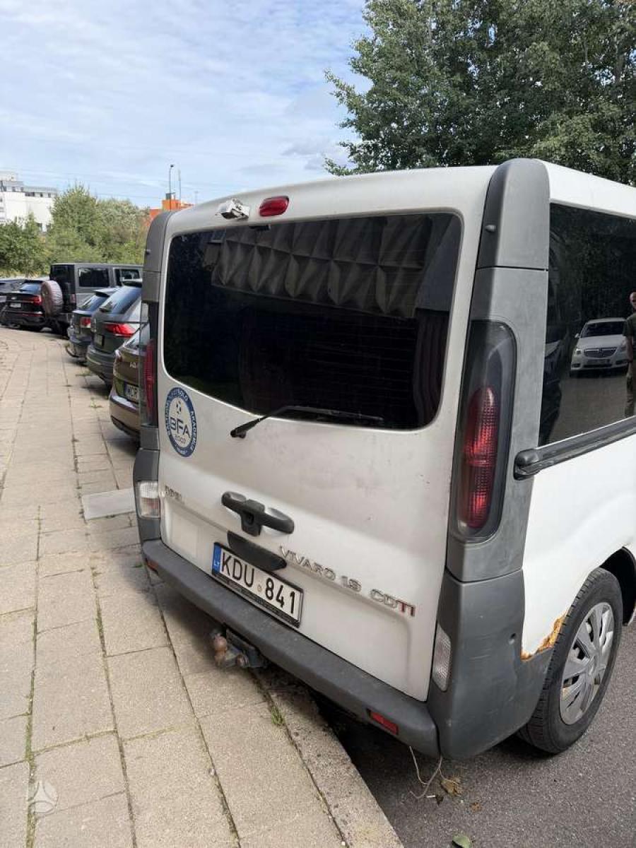 Balts Opel Vivaro 2006 Viļņa, ar dzinēja tilpumu 1.90 L un nobraukumu 341 tūkst. km par 3100 €, foto 4 vietnē AUTOMOTO.COM.LV